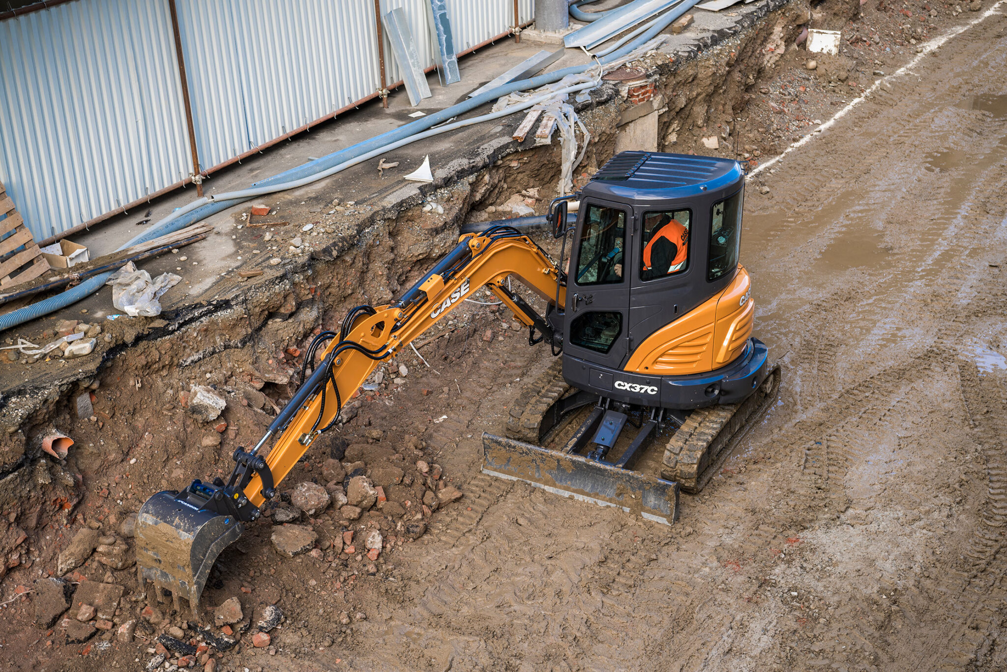 EXCAVATRICE COMPACTE CX37C | CASE Construction | Terapro